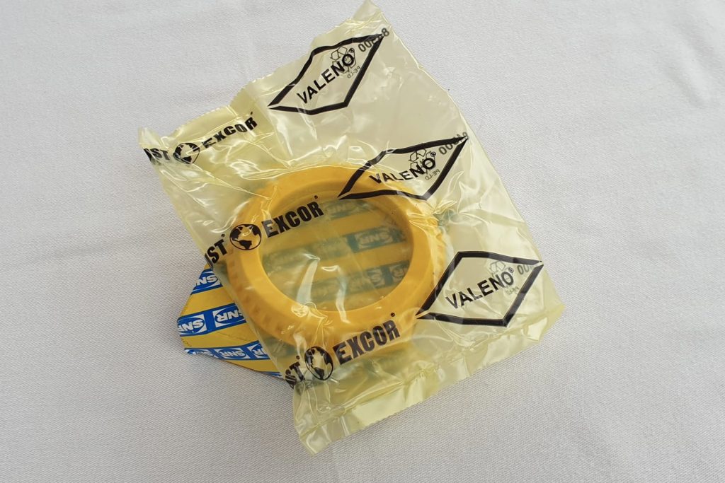 Strut Bearing Yellow Plastic – Late Models – SudShop